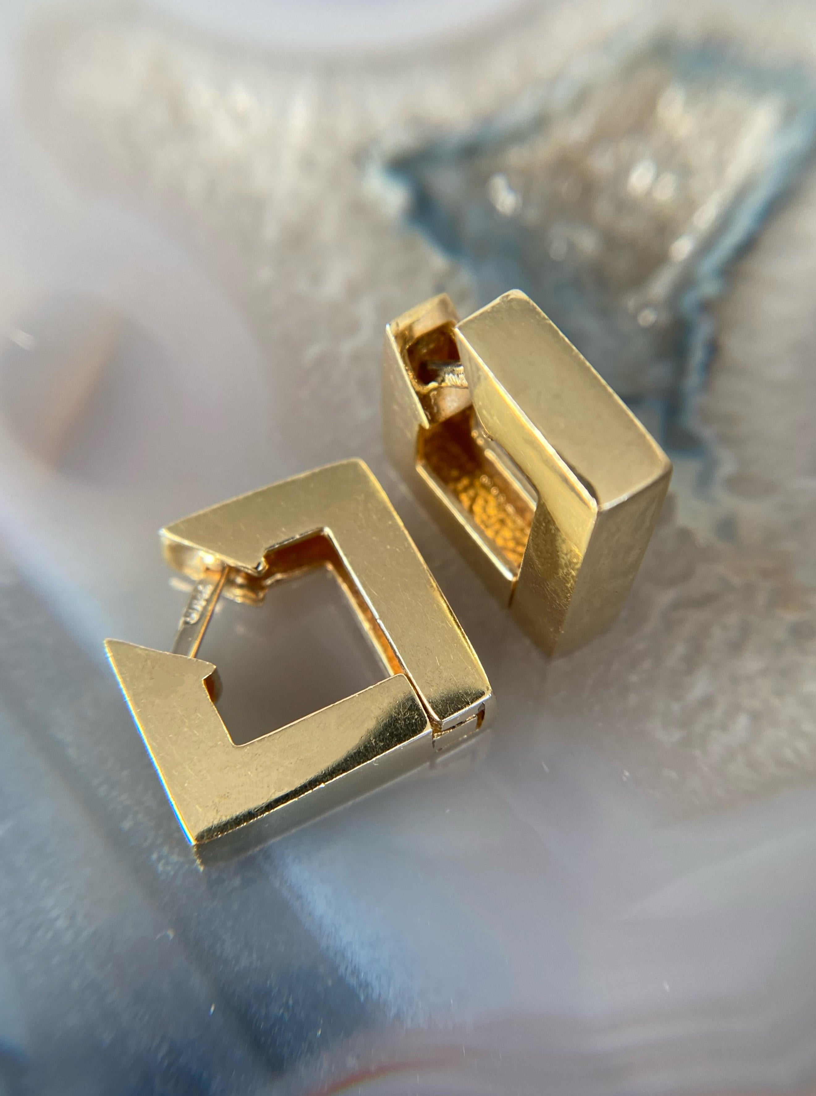 Chunky Diamond Shape huggies – Bao Bae Jewelry